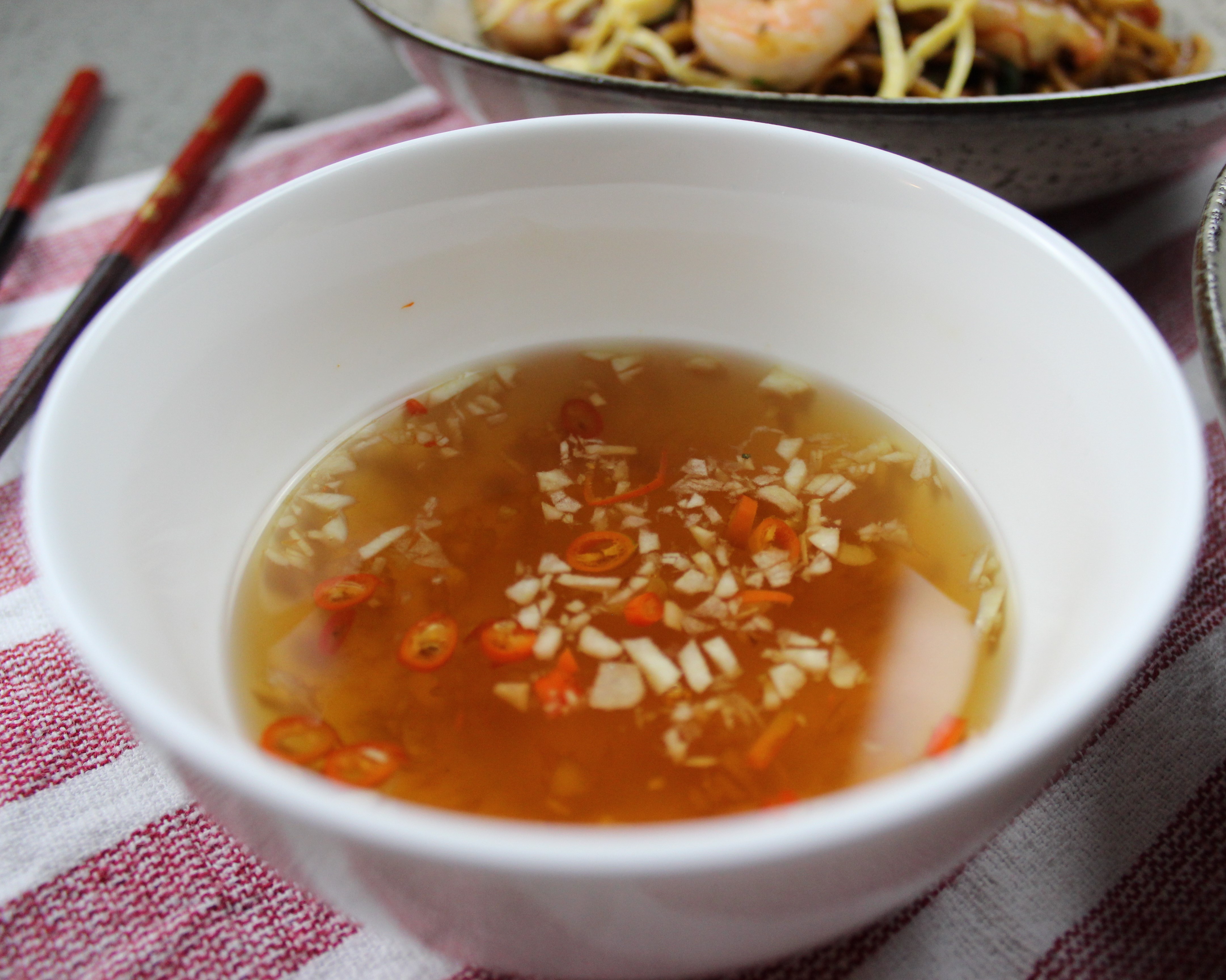 Garlic dipping sauce / Sauce l'ail recipe - The Foodie's Avenue
